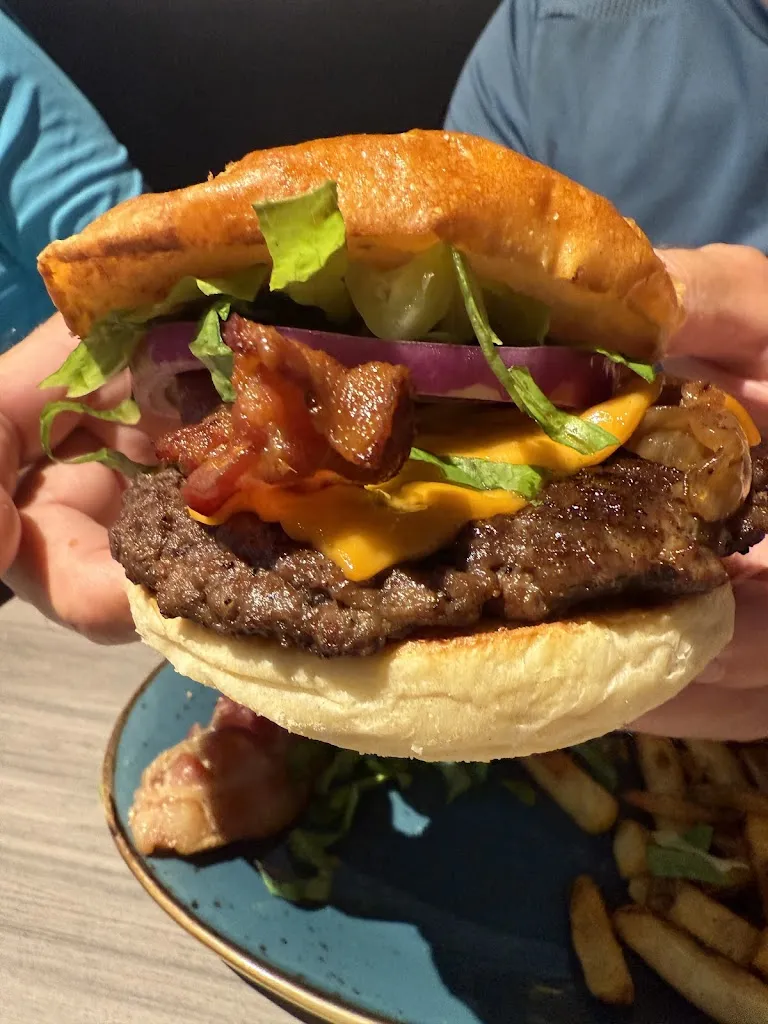 The Tipsy Fox Pub & Grill - Listowel, Listowel | Menu, Photos, Avis ...