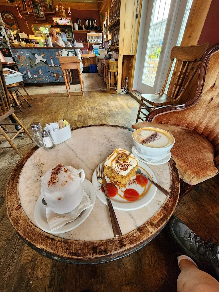 Cafe Des Artistes, Gaspé | Menu, Photos, Avis & Réservation