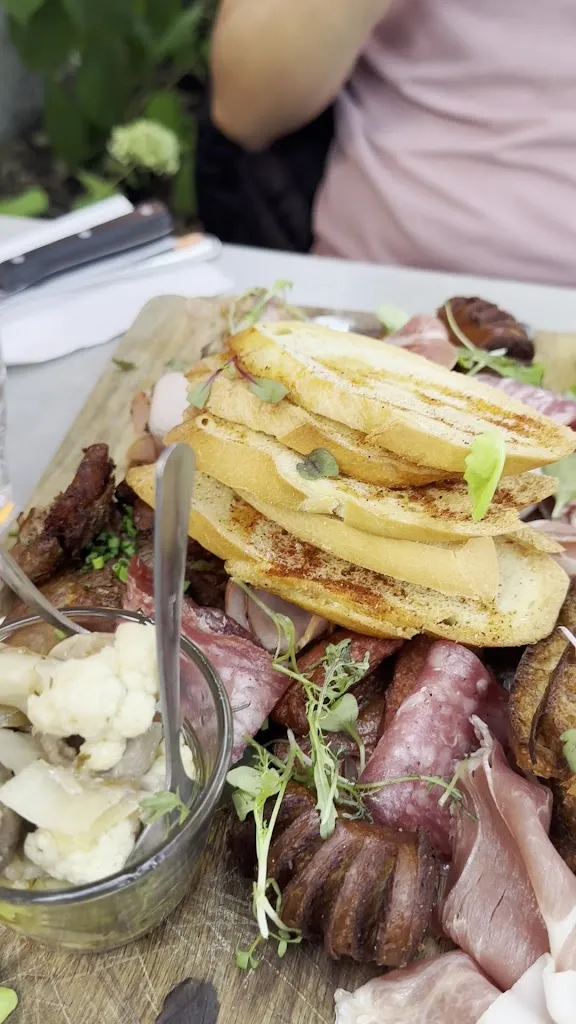 Magia Restaurant & Garde-Manger, Longueuil | Menu, Photos, Avis ...
