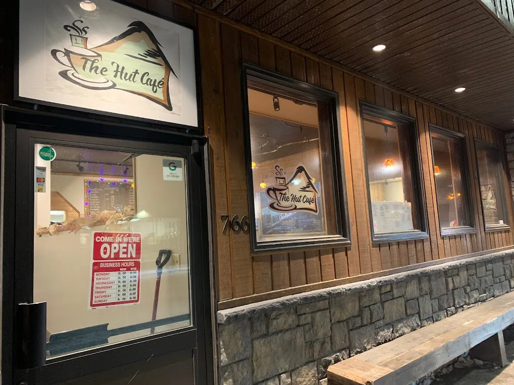 The Hut Café (Resto Bar & Patio), Pincher Creek | Menu, Foto ...