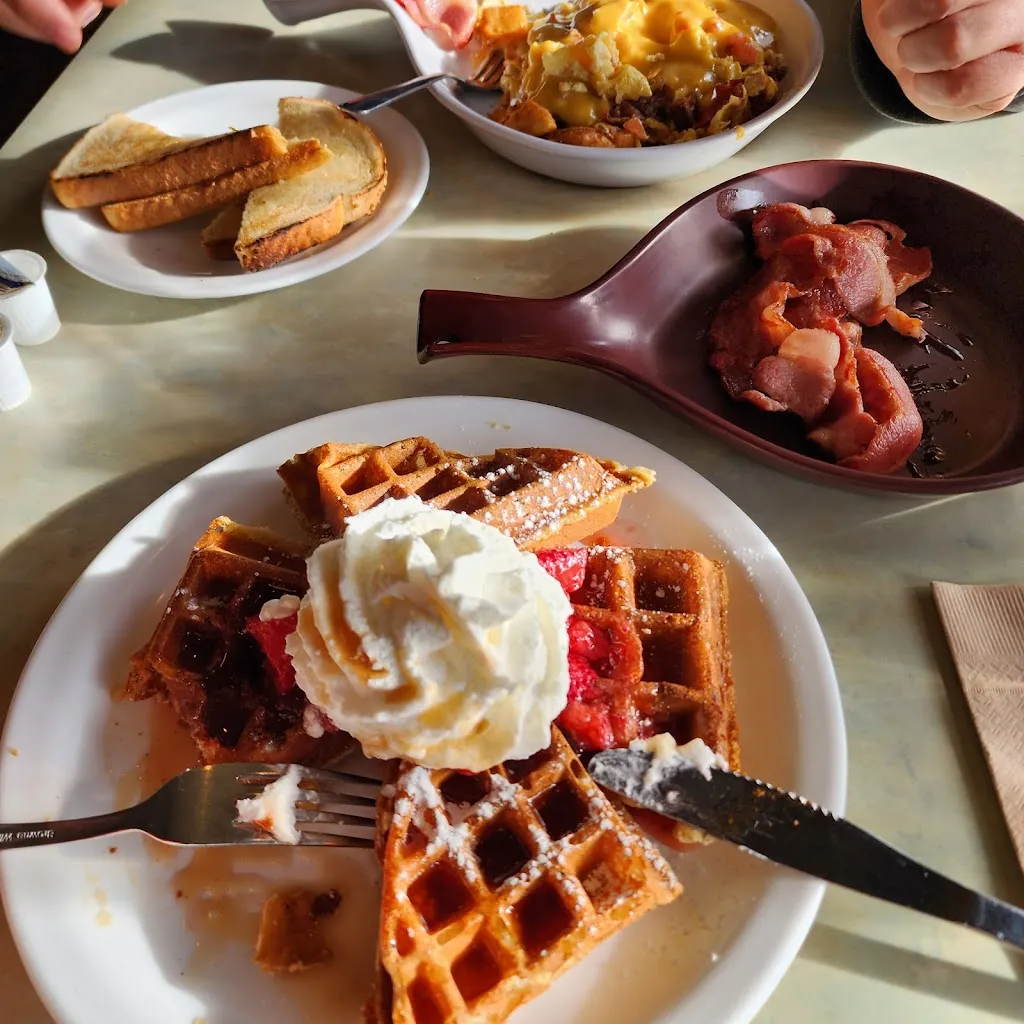 Humpty's Big Plate Diner - Prince Albert, Prince Albert | Menu, Photos ...