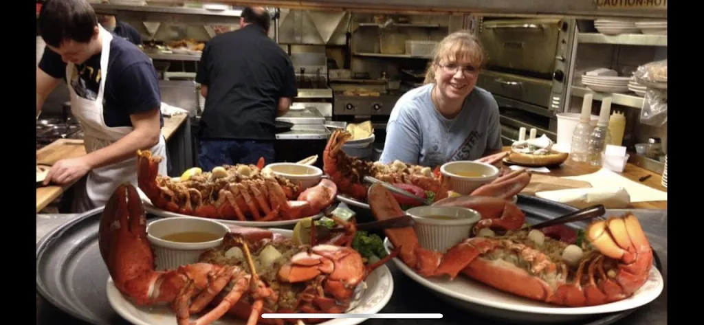 Riverview Restaurant & Lounge, Moosup, CT | Menu, Foto, Recensioni e ...
