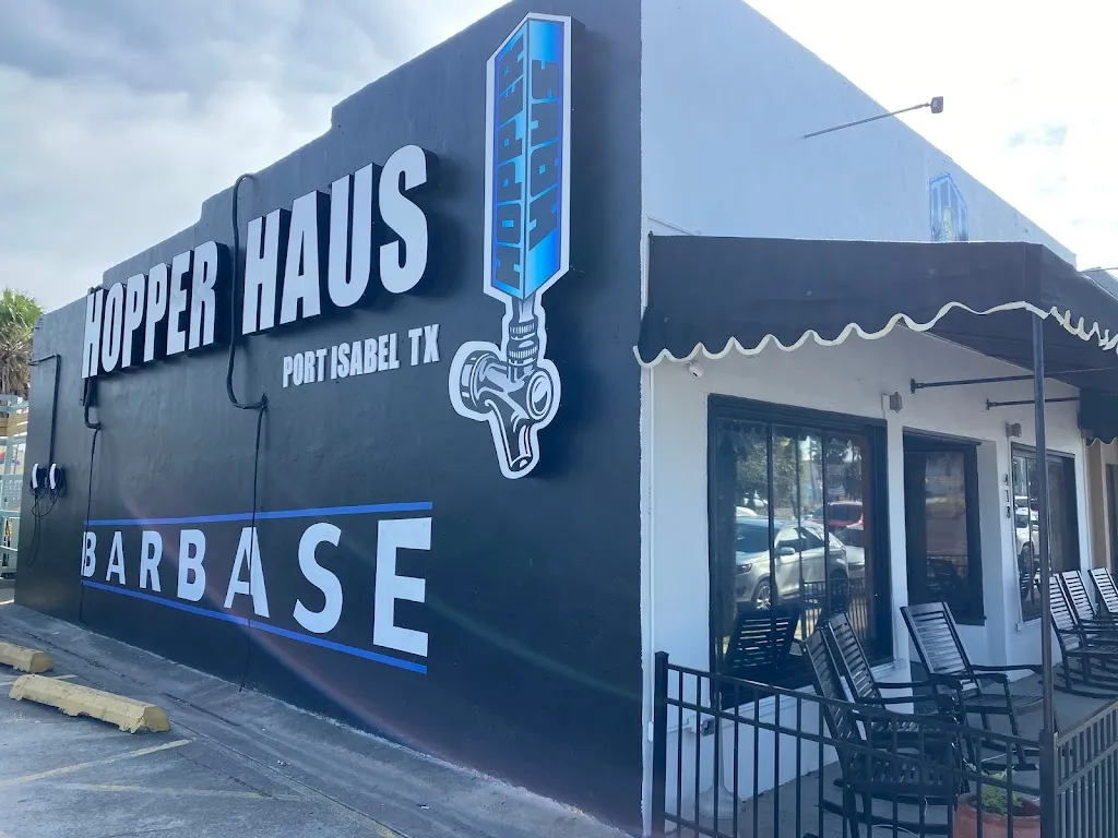 Hopper Haus Bar And Grill